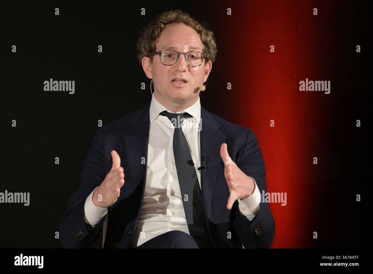 26 March 2025, Brandenburg, Potsdam: Journalist David de Jong speaks at the discussion event ...