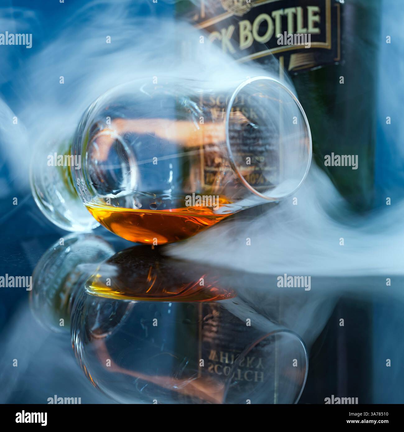 A smokey dram of whisky Stock Photo - Alamy
