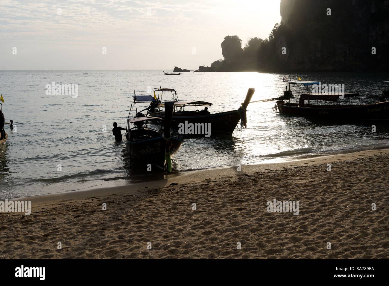 Boats docking on scenic krabi hi-res stock photography and images - Alamy