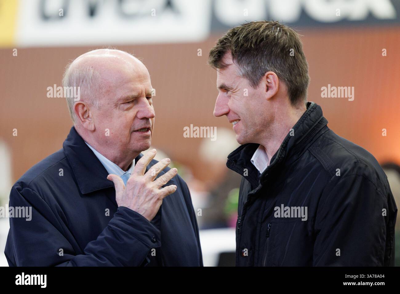 Warendorf, Germany. 25th Mar, 2025. FN President Martin Richenhagen (l ...
