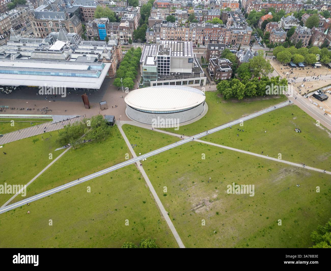 Amsterdam exterior van gogh hi-res stock photography and images - Alamy