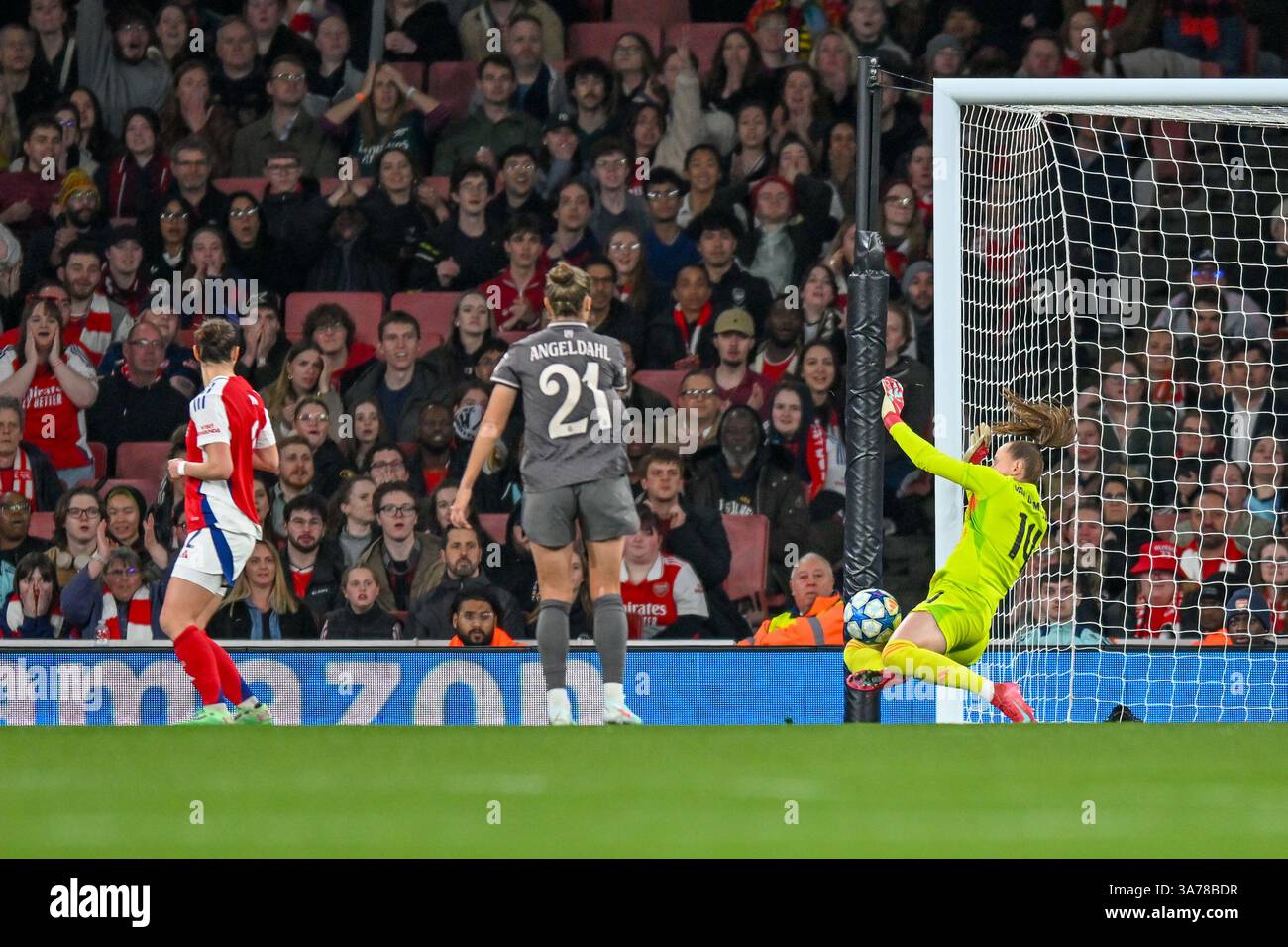 Daphne Van Domselaar of Arsenal Women makes a critical save at end of ...