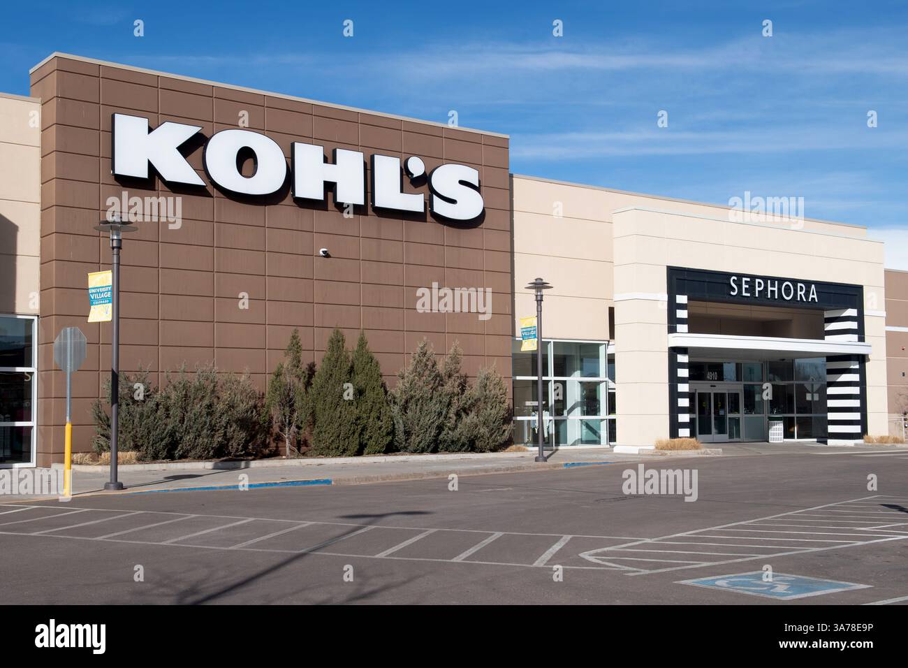 Kohl's and Sephora Store Fronts, University Village shopping Center ...