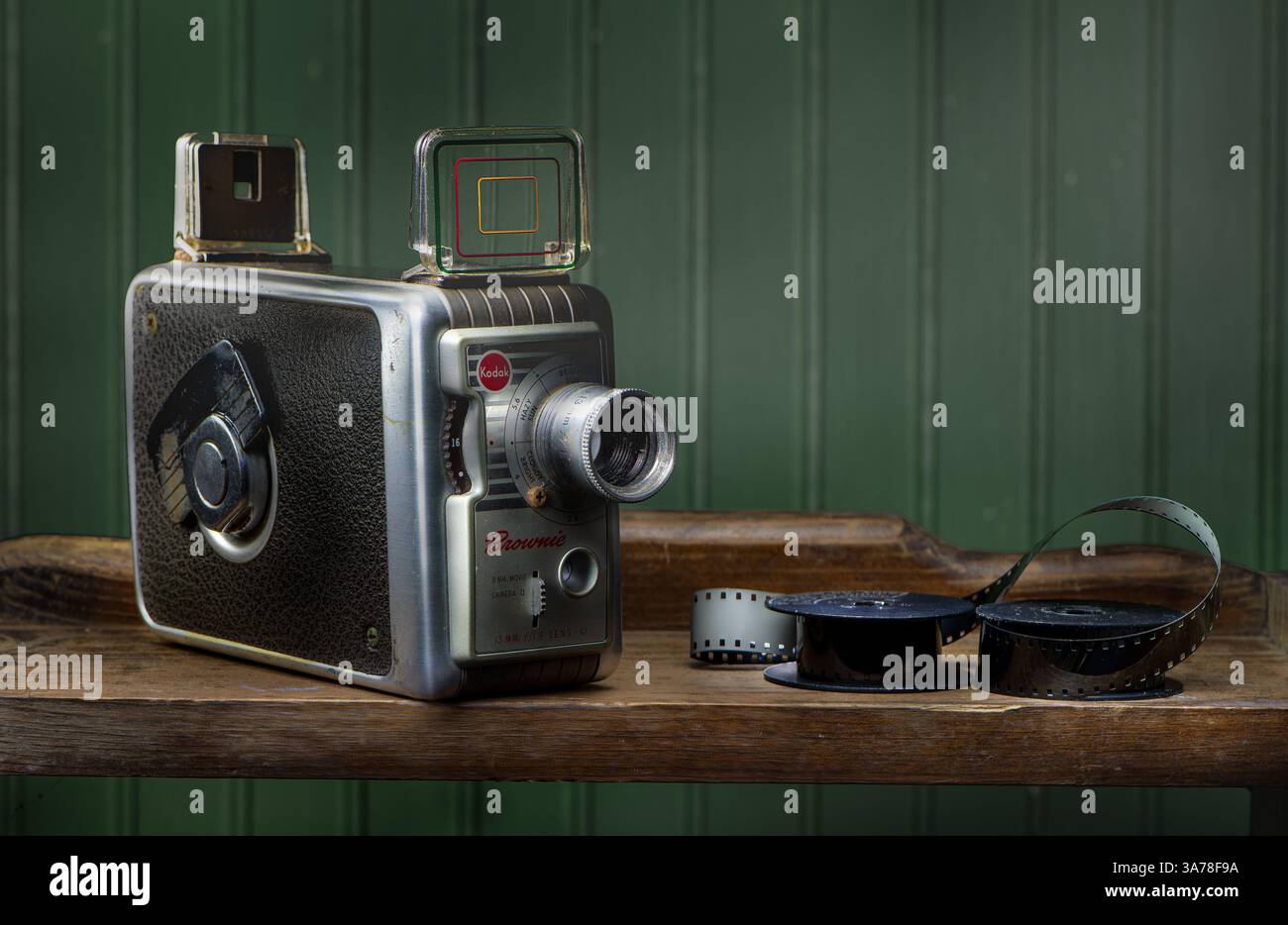 Vintage Kodak Brownie 8mm movie camera from the 1940s Stock Photo - Alamy