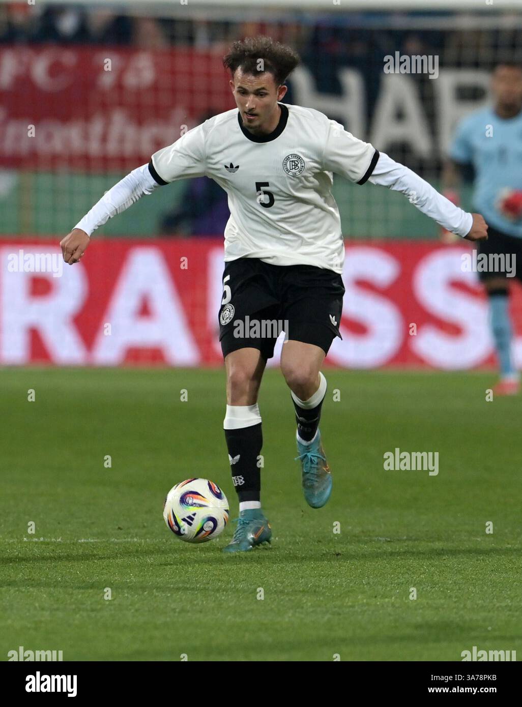 Max Rosenfelder fotografiert beim Fußball U 21 Länderspiel Spiel ...