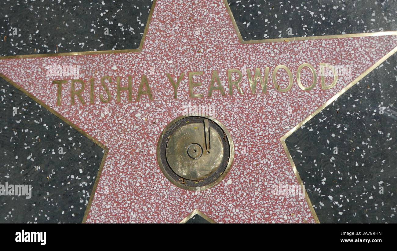 Los Angeles, California, USA 24th March 2025 Singer Trisha Yearwood ...
