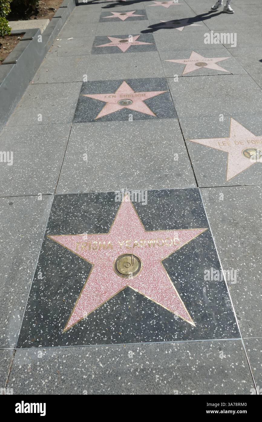 Los Angeles, California, USA 24th March 2025 Singer Trisha Yearwood ...