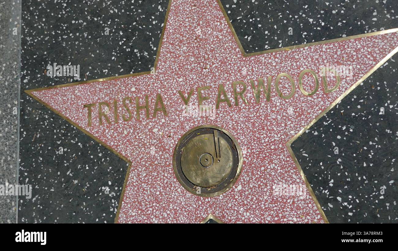Los Angeles, California, USA 24th March 2025 Singer Trisha Yearwood ...