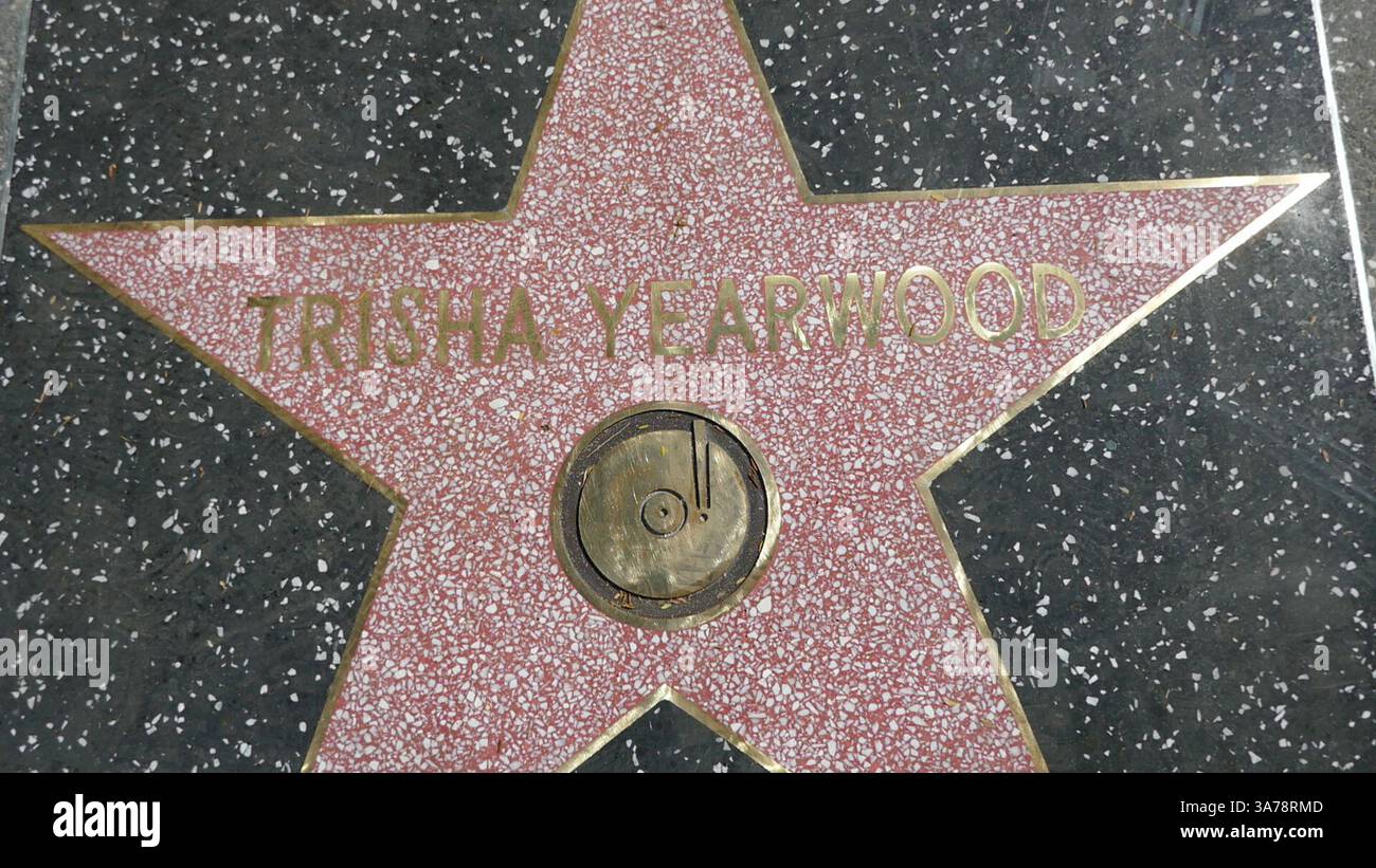 Los Angeles, California, USA 24th March 2025 Singer Trisha Yearwood ...