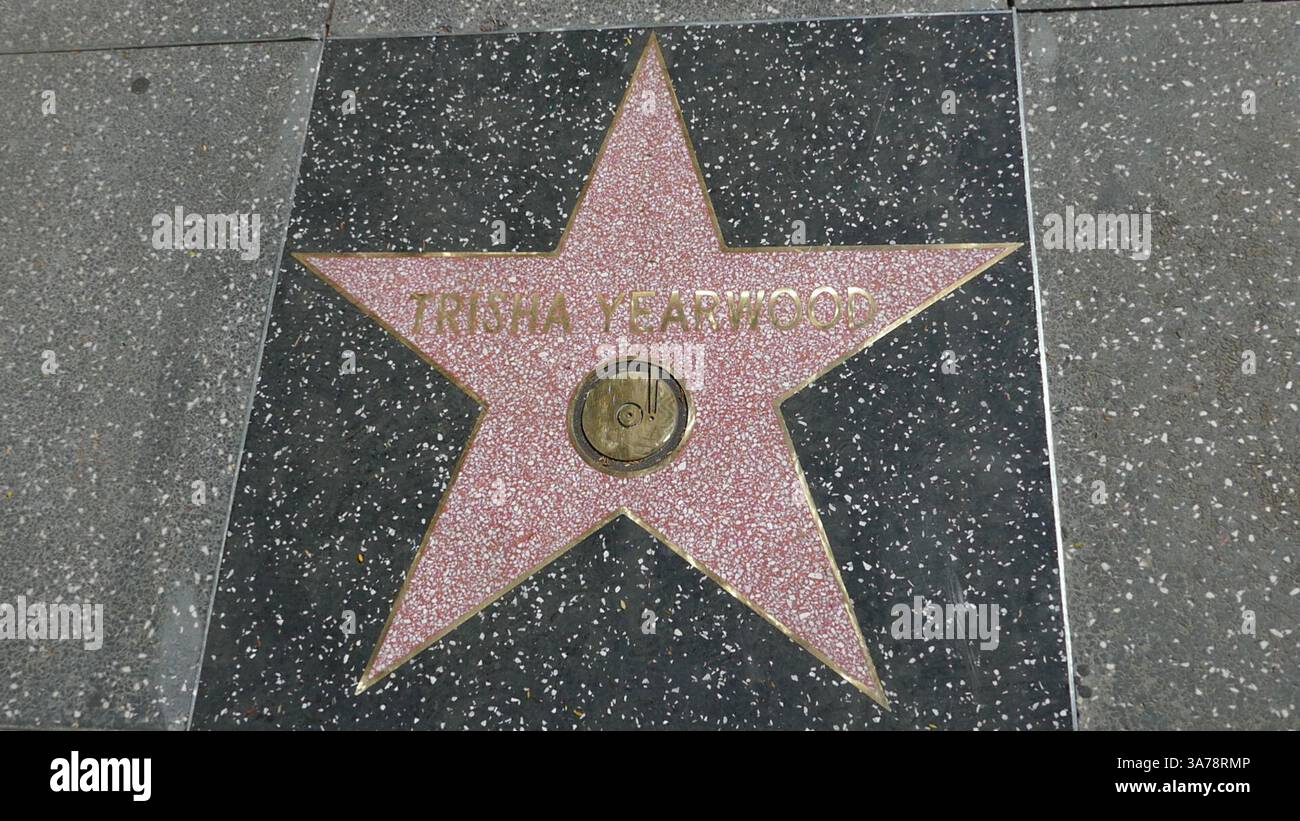 Los Angeles, California, USA 24th March 2025 Singer Trisha Yearwood ...