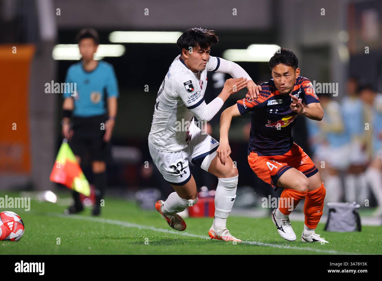 (L to R) Sena Igarashi (Iwaki FC), Teppei Yachida (Ardija), MARCH 26, 2025 - Football / Soccer ...