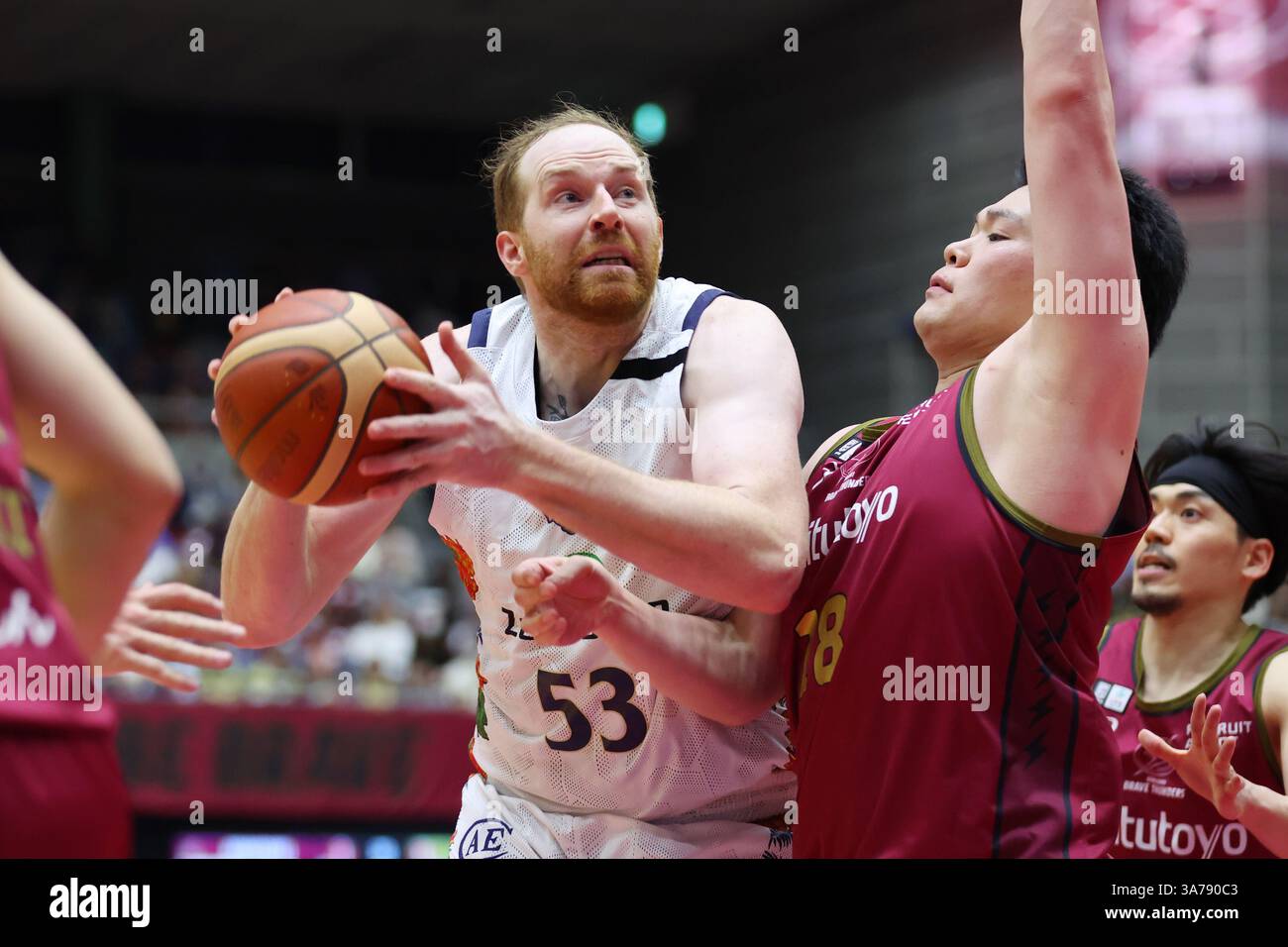 (L-R) Alex Kirk (Golden Kings), Yuya Kamata (Brave Thunders), MARCH 26 ...