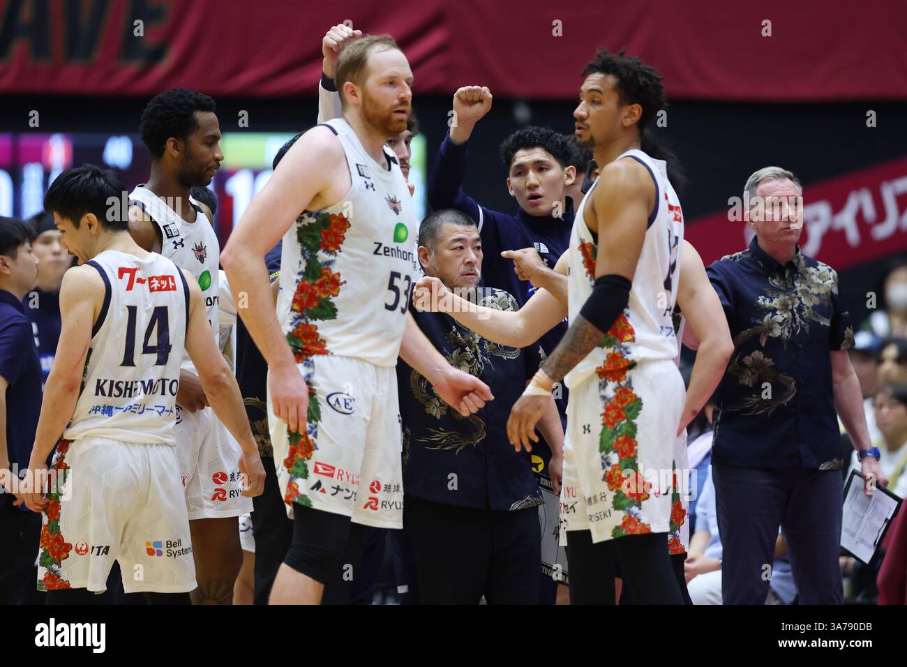 Kawasaki Todoroki Arena, Kanagawa, Japan. 26th Mar, 2025. Ryukyu Golden Kings team group, MARCH ...