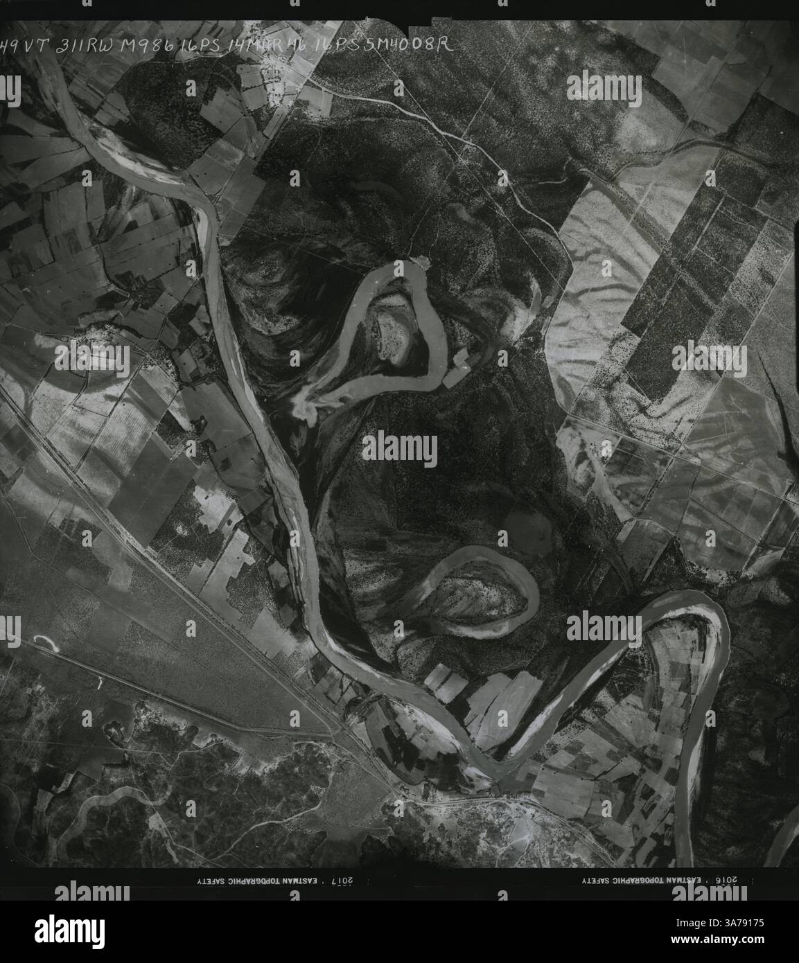 In this 1946 USGS image, the Rio Grande forms pronounced loops as it ...