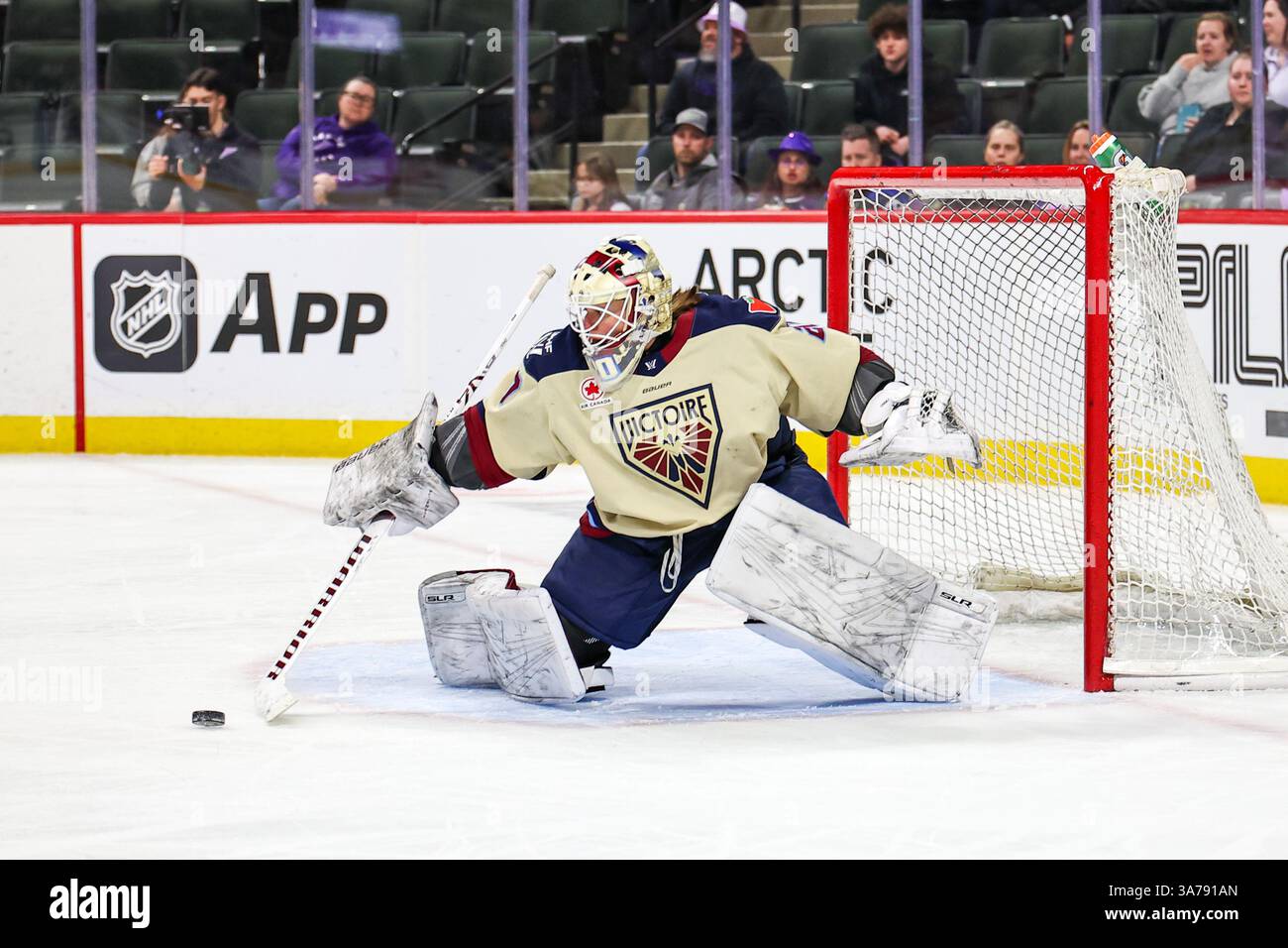 March 26th, 2025: Montreal Victoire goalie Elaine Chuli (20) makes a ...