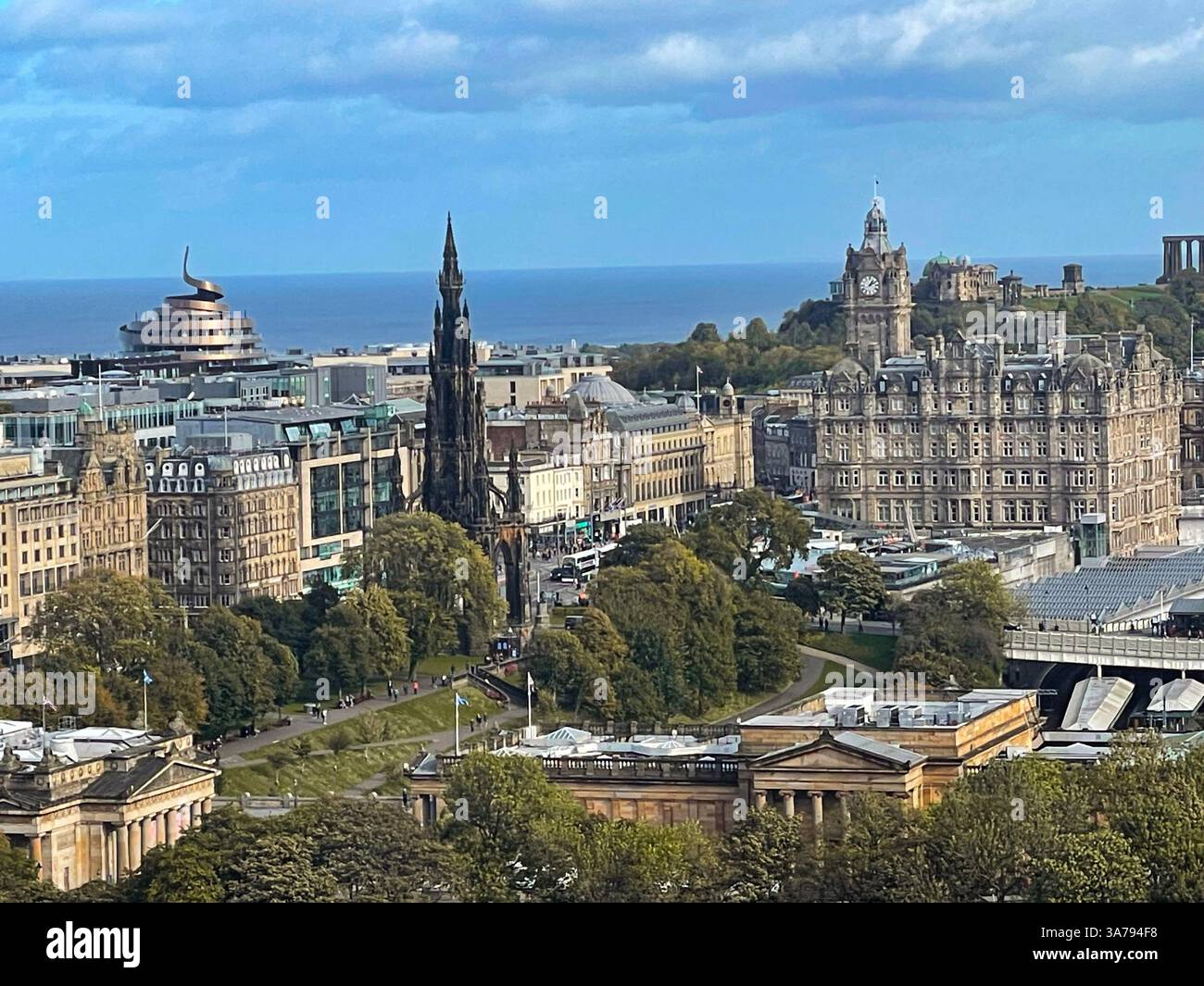 Panoramic view of central Edinburgh from Edinburgh Castle, looking ...