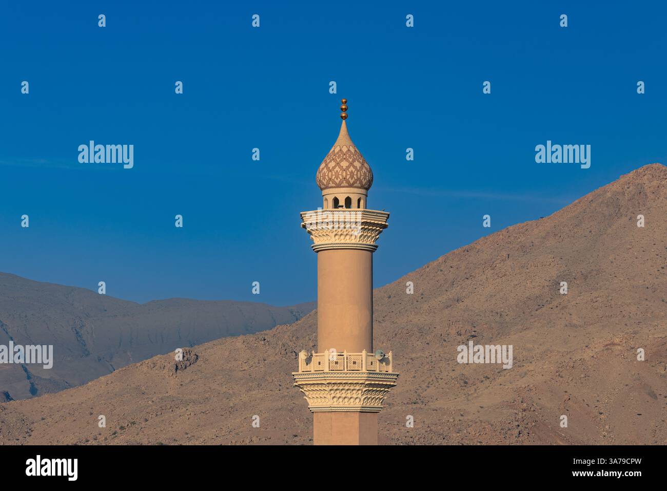 View of Jamea al-qala'a mosque. Nizwa, Oman Stock Photo - Alamy