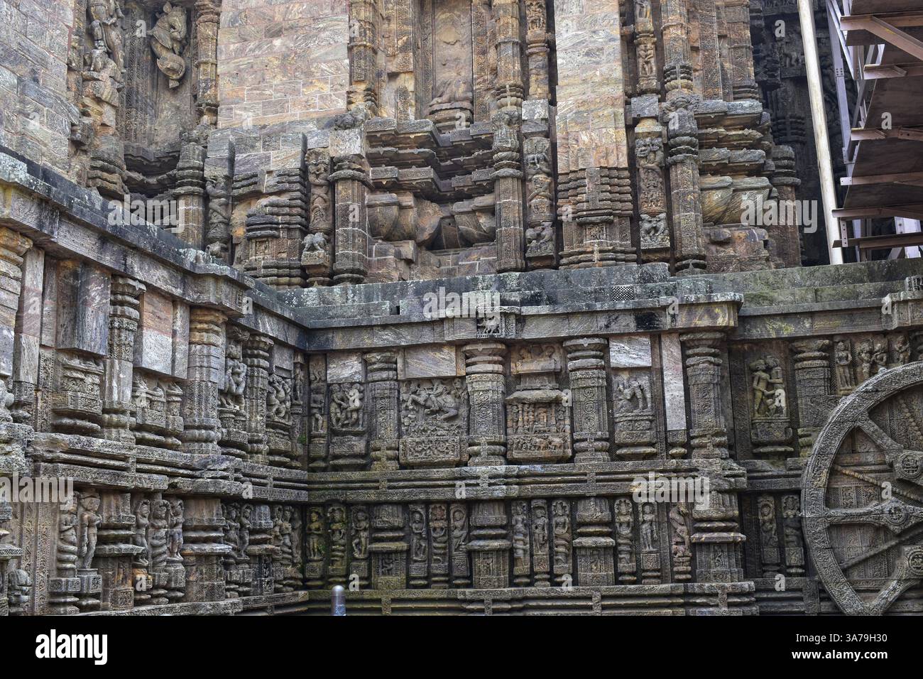 Dancing lovemaking and mythical characters in stone at Konark Sun ...