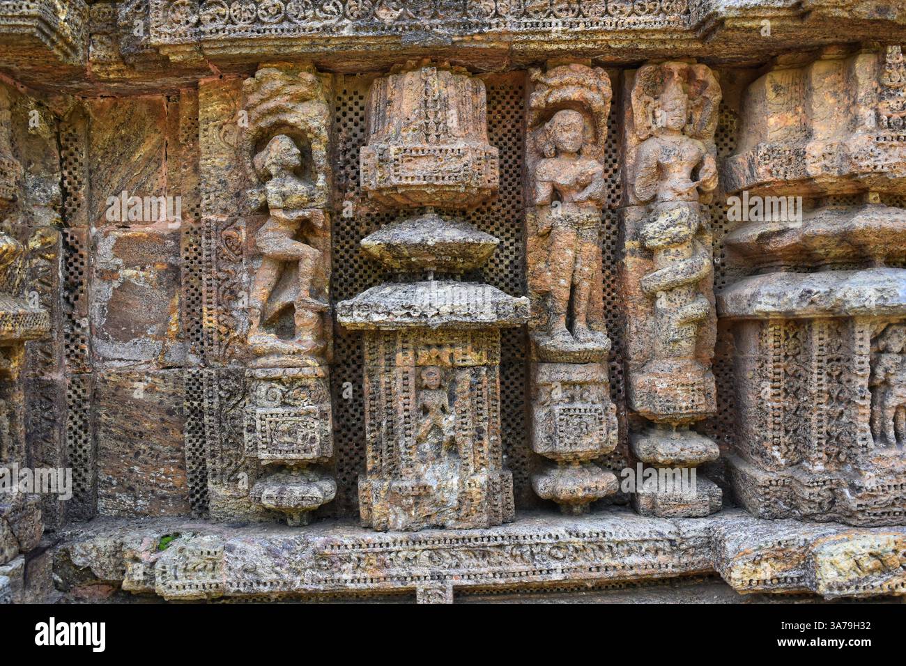 Dancing lovemaking and mythical characters in stone at Konark Sun ...