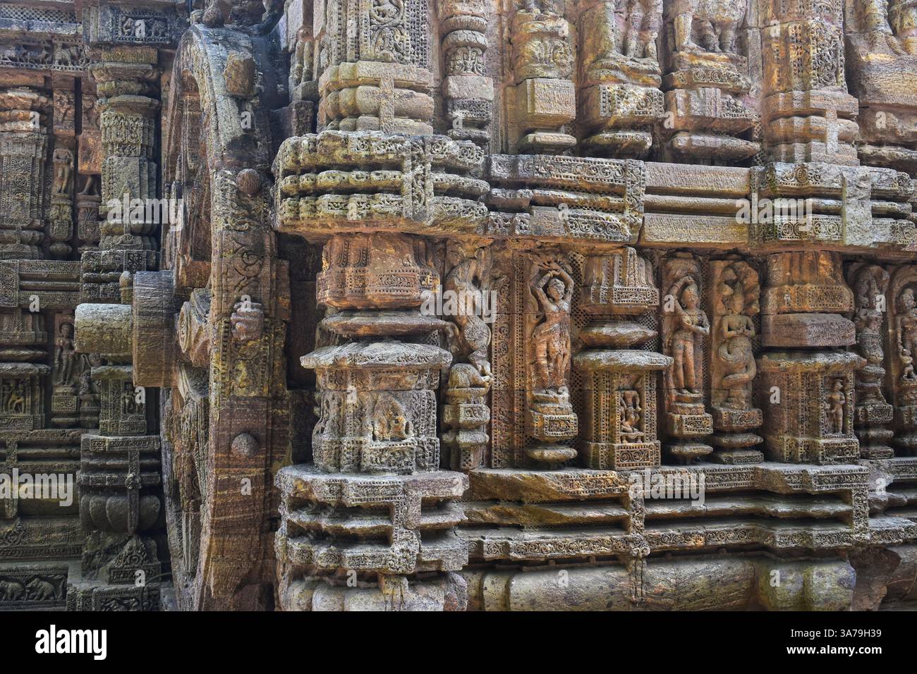 Dancing lovemaking and mythical characters in stone at Konark Sun ...