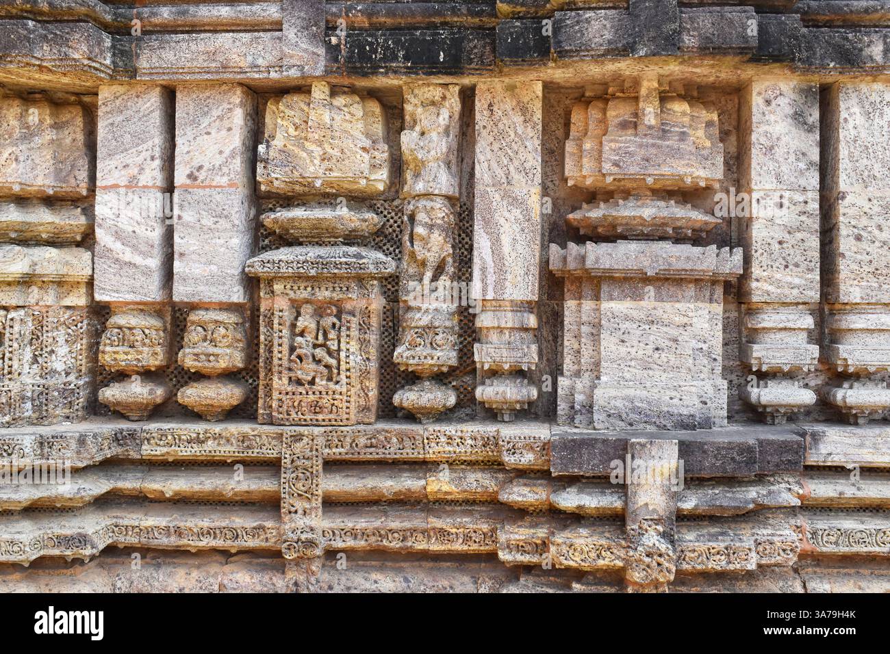 Dancing lovemaking and mythical characters in stone at Konark Sun ...