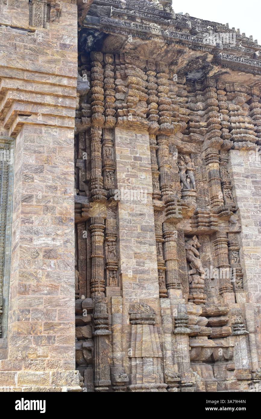 Dancing lovemaking and mythical characters in stone at Konark Sun ...