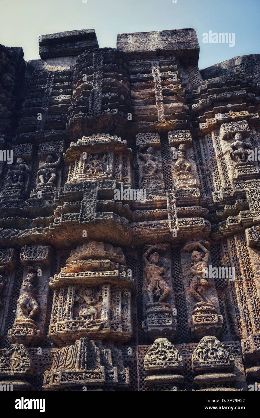 Dancing lovemaking and mythical characters in stone at Konark Sun ...