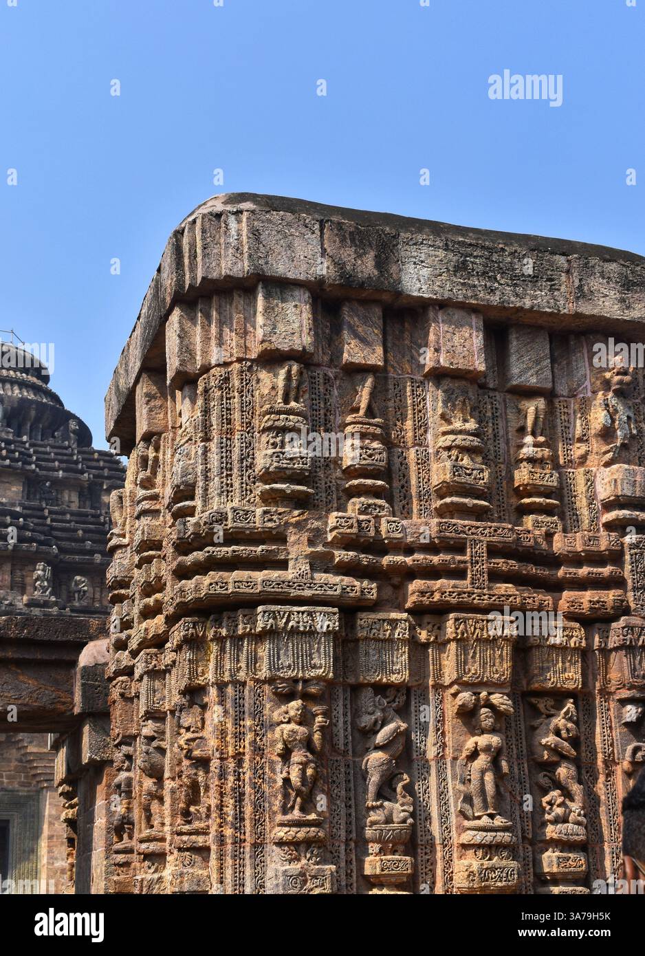 Dancing lovemaking and mythical characters in stone at Konark Sun ...
