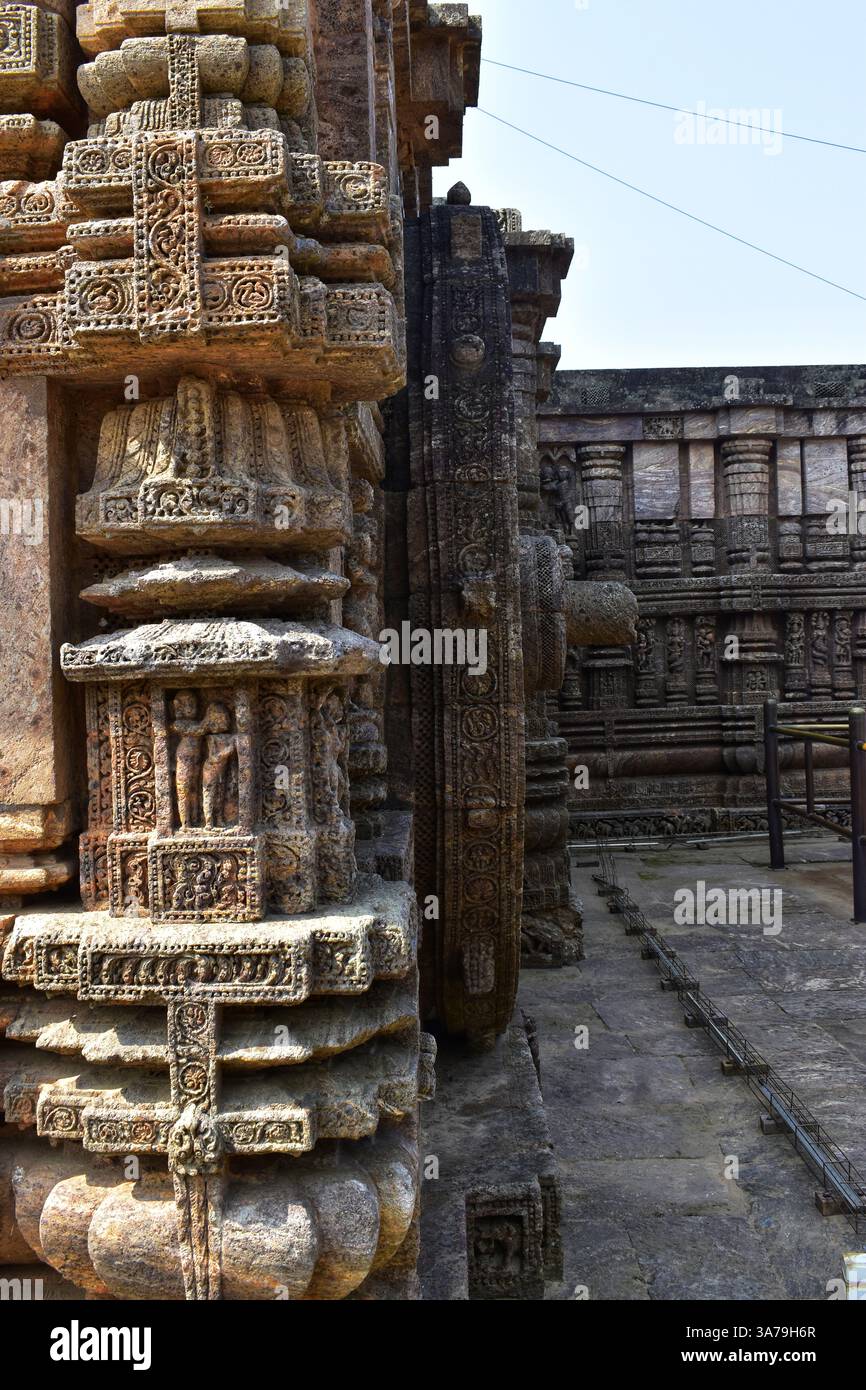 Dancing lovemaking and mythical characters in stone at Konark Sun ...