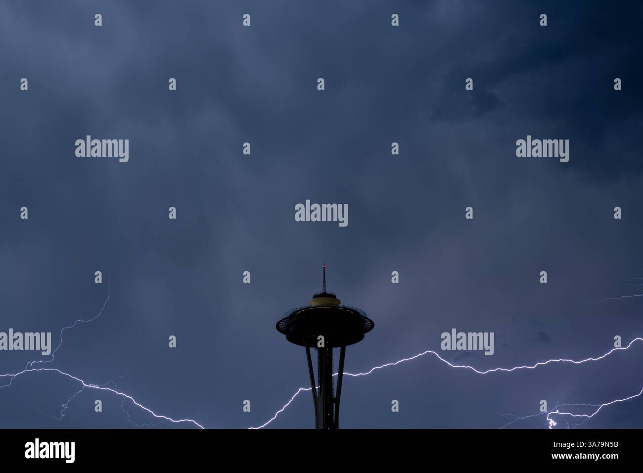 Seattle, USA. 26th Mar 2025. Seattle braces as a thunder and lightning ...