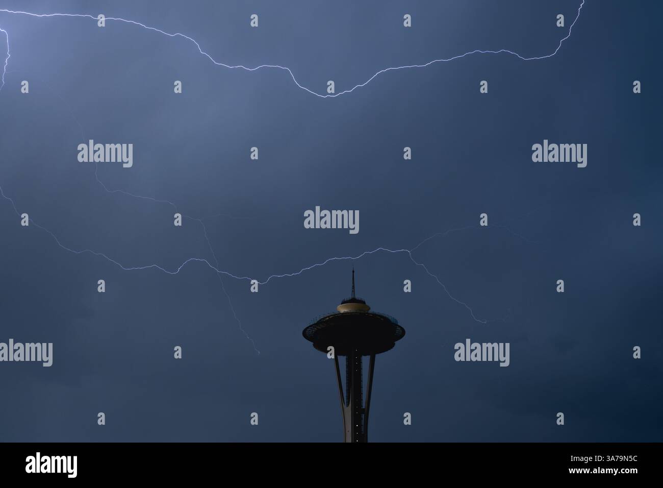 Seattle, USA. 26th Mar 2025. Seattle braces as a thunder and lightning ...