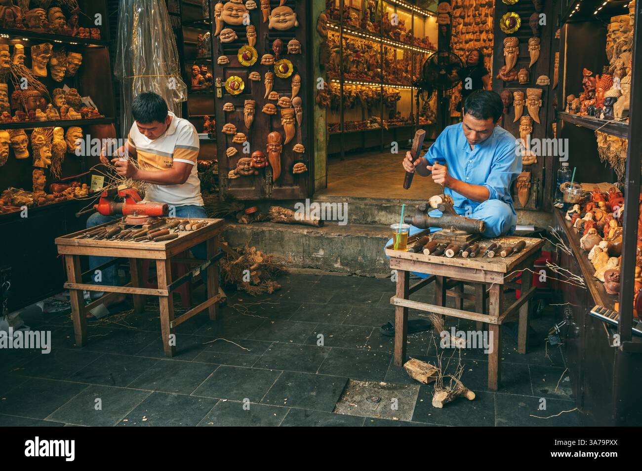 Asian men artisans craftsman carpenters works in a wood carving ...