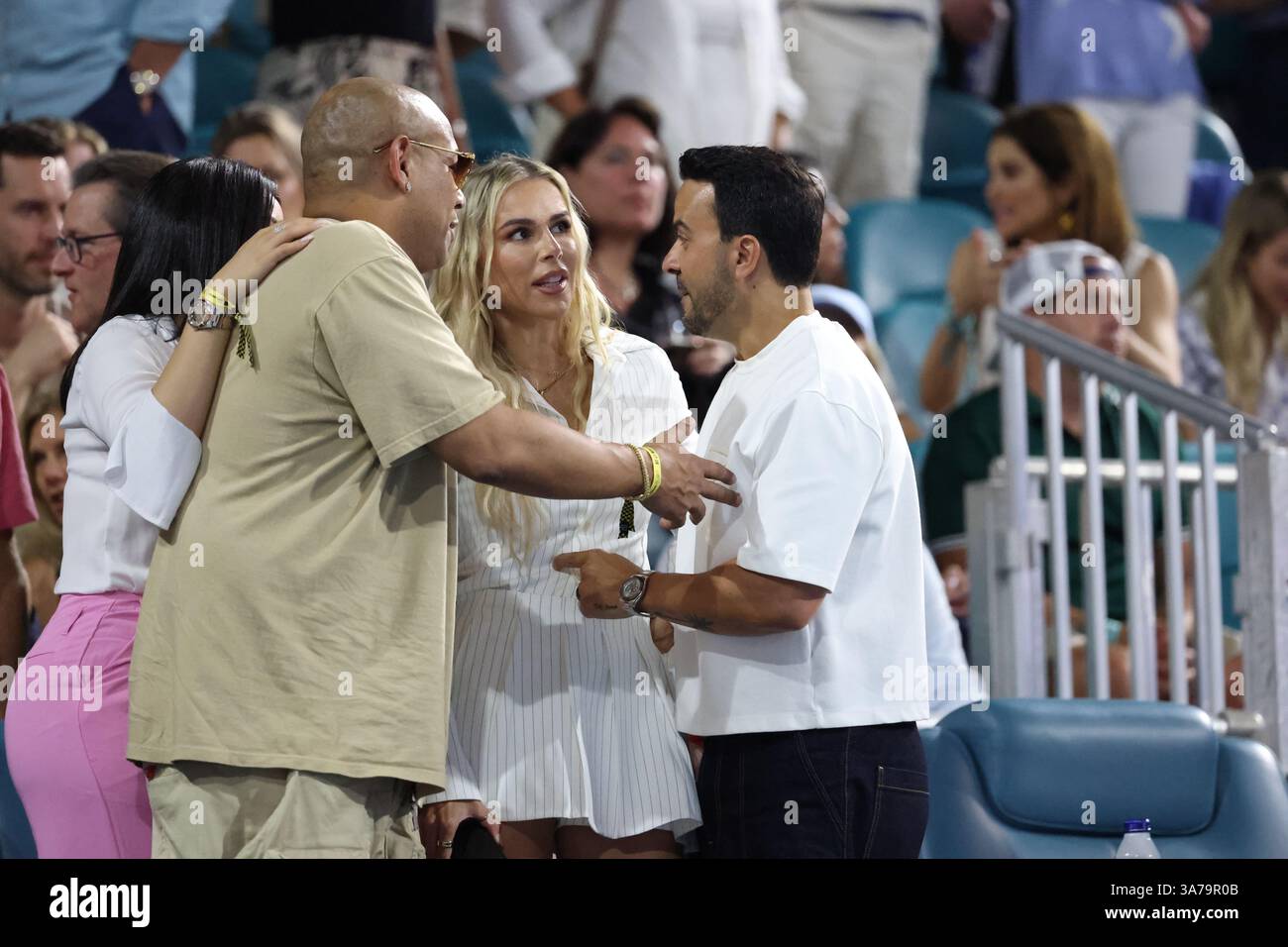 MIAMI GARDENS, FLORIDA - MARCH 26: Puerto Rican singer Luis Fonsi and ...