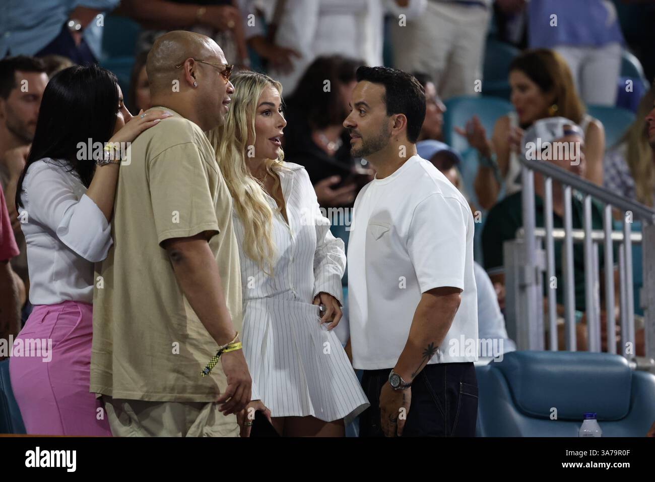 MIAMI GARDENS, FLORIDA - MARCH 26: Puerto Rican singer Luis Fonsi and ...