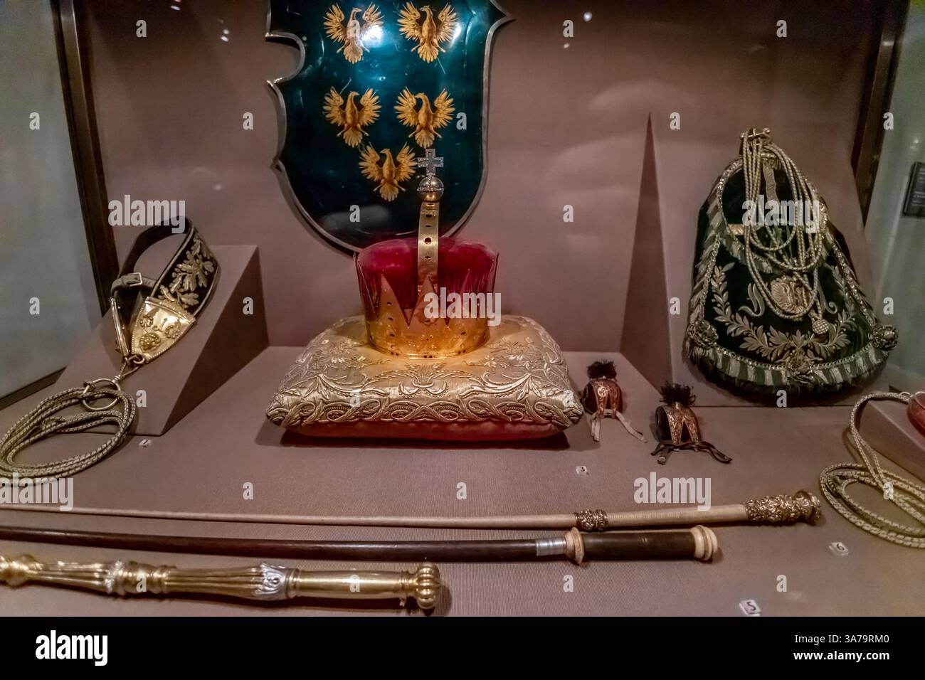 Imperial Treasury Vienna. Vienna’s Hofburg Palace treasure chamber ...