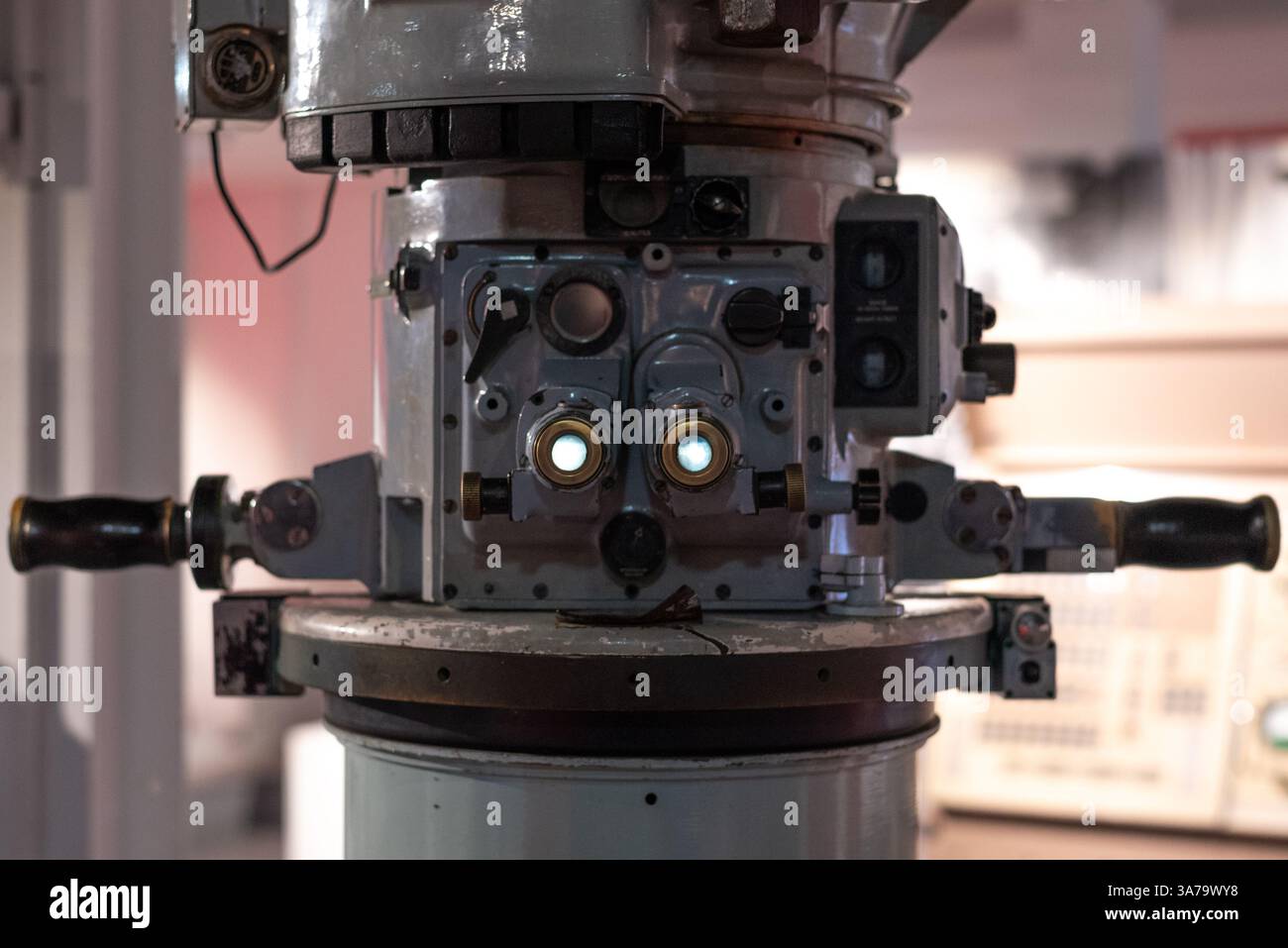 Submarine periscope hi-res stock photography and images - Alamy