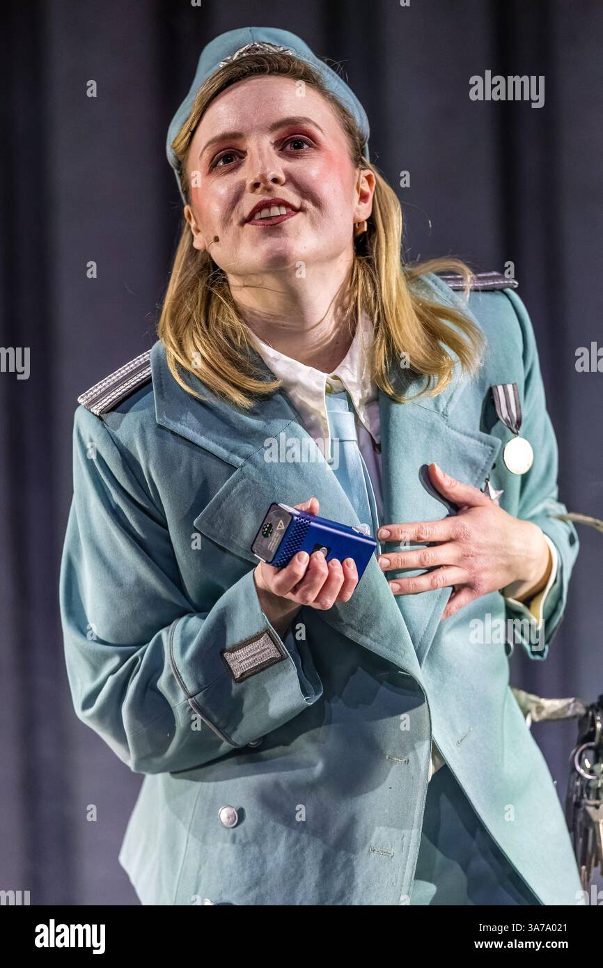 Cottbus, Germany. 26th Mar, 2025. The actress Lucie Luise Thiede ...