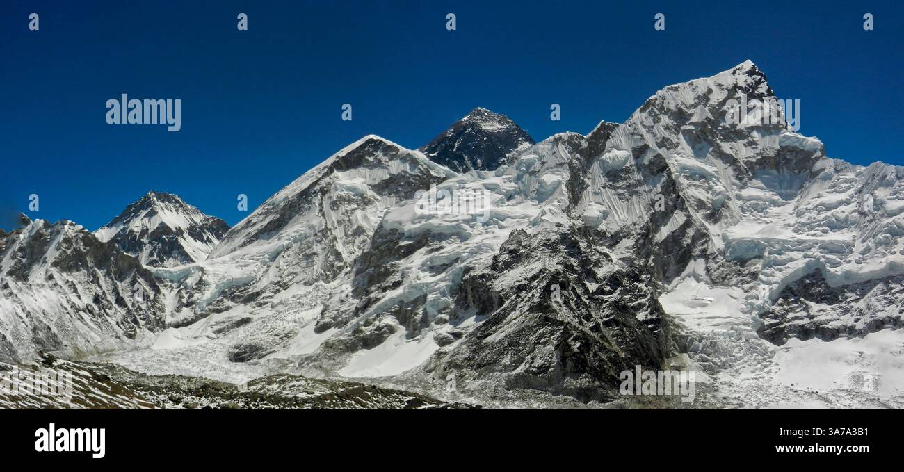 Extraordinaire trek au Nepal pour voir l'Everest depuis Kalapathar en ...