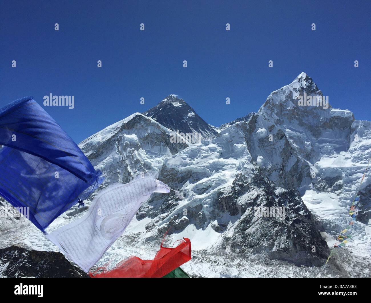 Extraordinaire trek au Nepal pour voir l'Everest depuis Kalapathar en ...