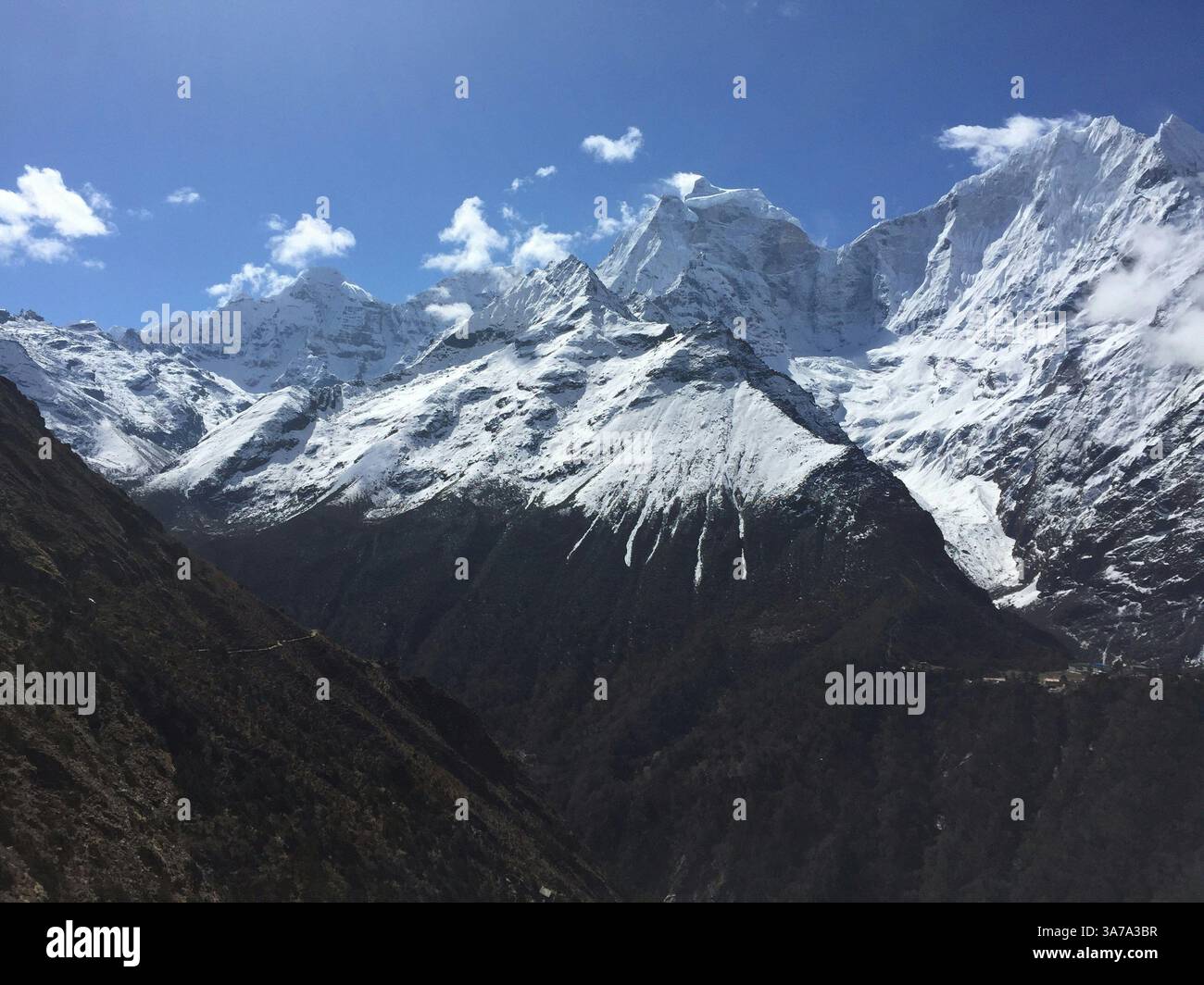 Extraordinaire trek au Nepal pour voir l'Everest depuis Kalapathar en ...