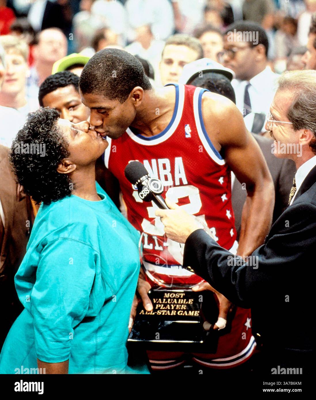 Jan. 01, 1990 - Miami, Florida, U.S. - Los Angeles Lakers MAGIC JOHNSON ...