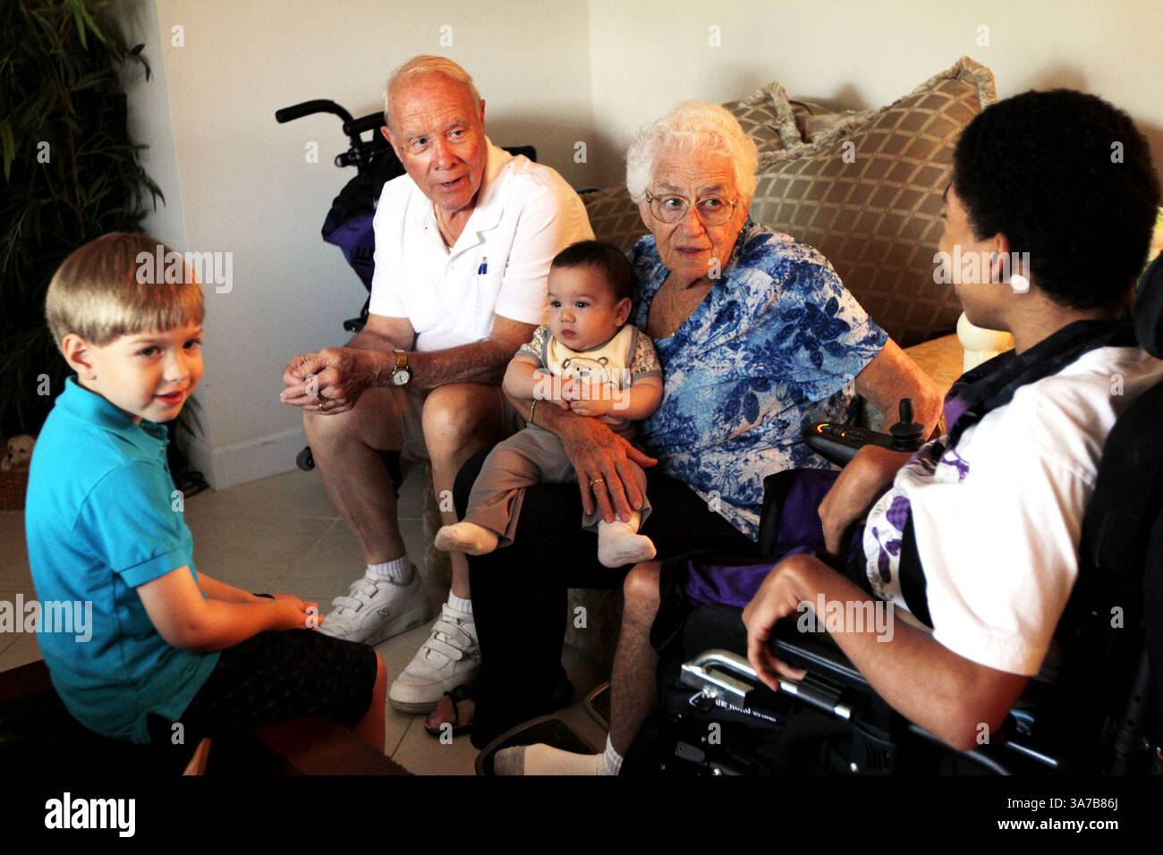 Nov. 21, 2012 - Fort Lauderdale, FL, USA - Bill Meyers (second from ...