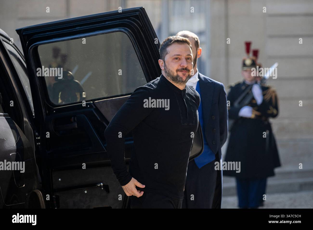France's President Emmanuel Macron welcomes Ukraine's President ...