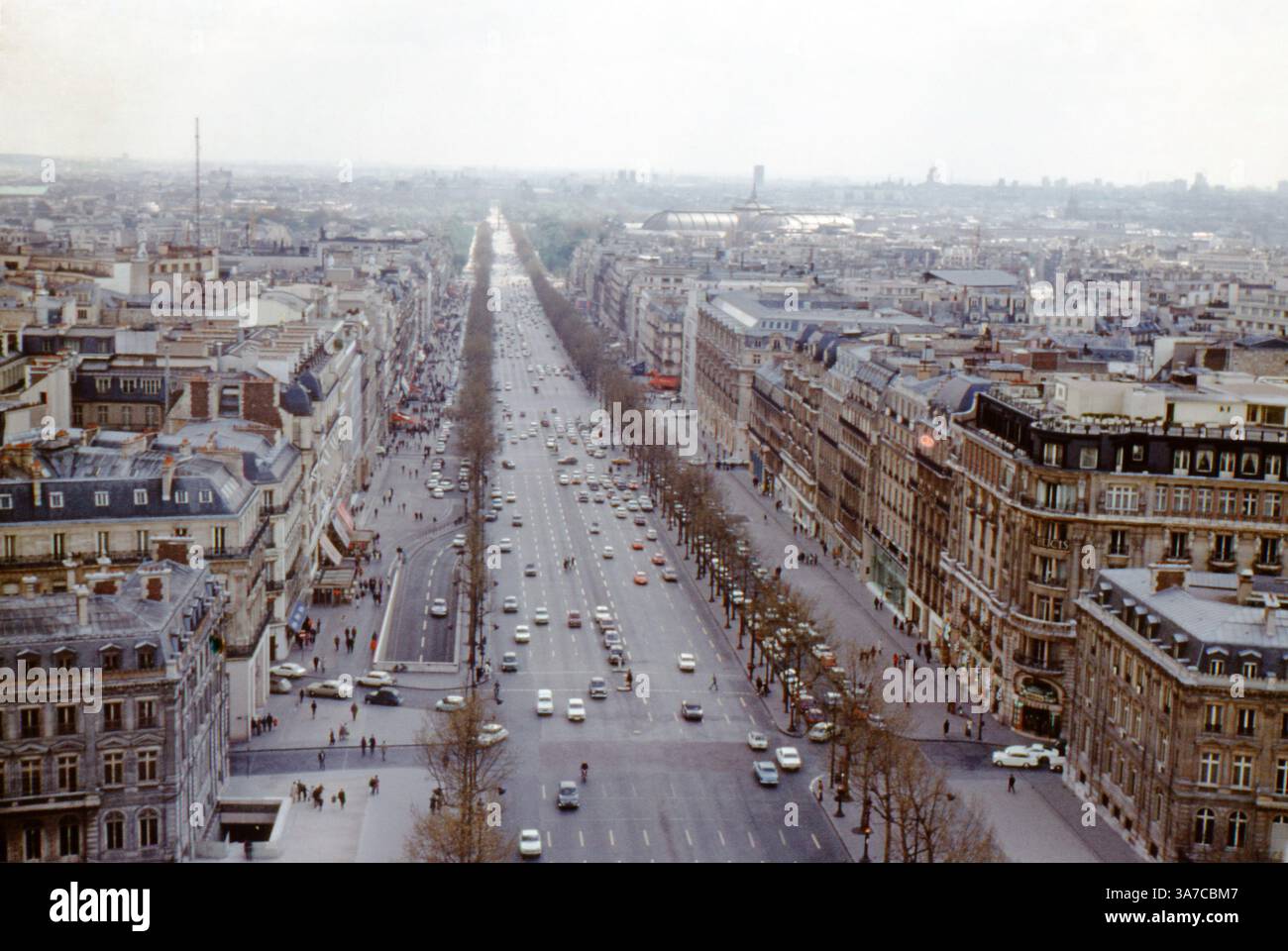 Paris 1960s skyline hi-res stock photography and images - Alamy