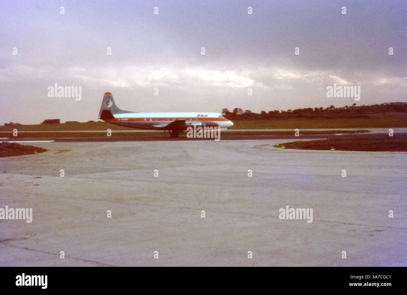 A BKS Air Transport Vickers Viscount 776D aircraft (G-APNF) taxiing at ...