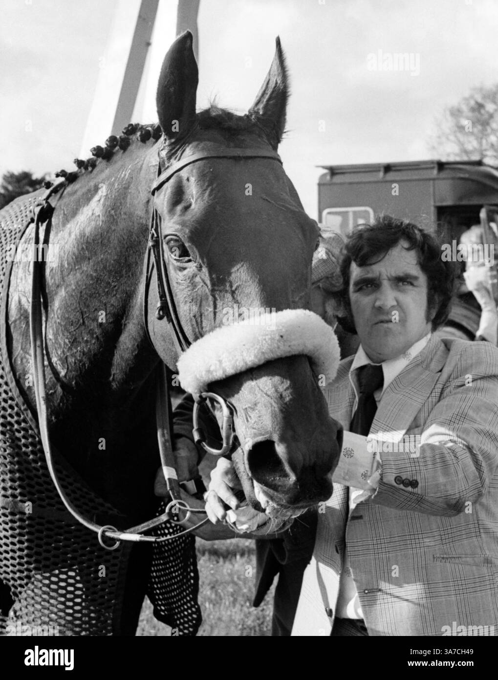 Red Rum and Billy Ellison at Kempton Park in 1974 Stock Photo - Alamy