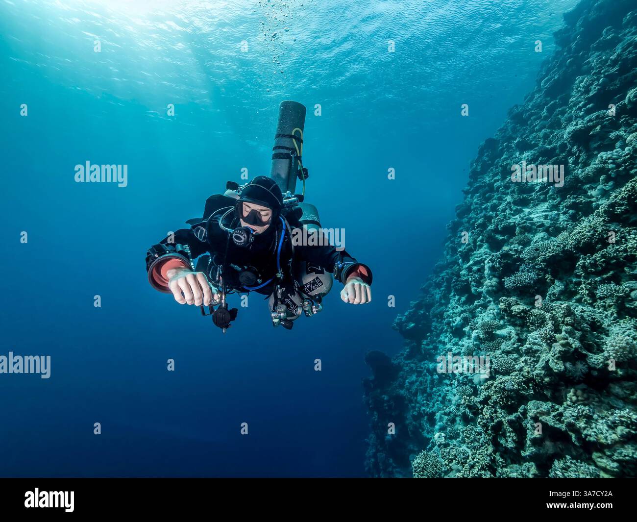 Technical diver during decompression in the Blue Hole Stock Photo - Alamy
