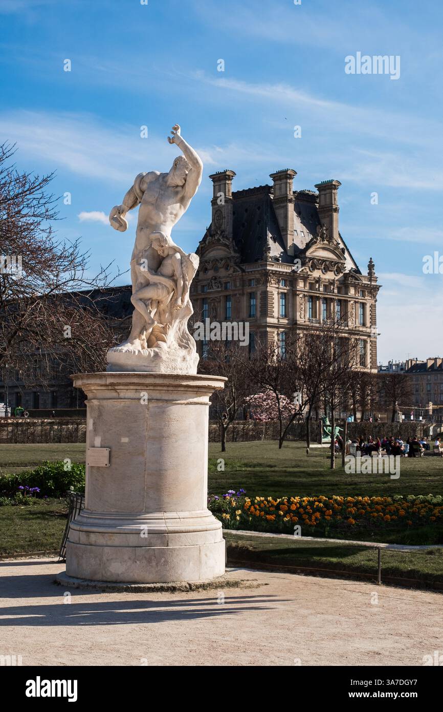 Dynamic neoclassical statue in hi-res stock photography and images - Alamy