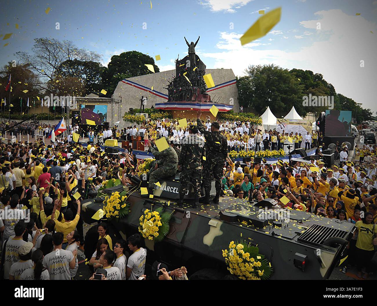 Feb. 25, 2013 - Manila, Philippines - Yellow confetti flutters as ...