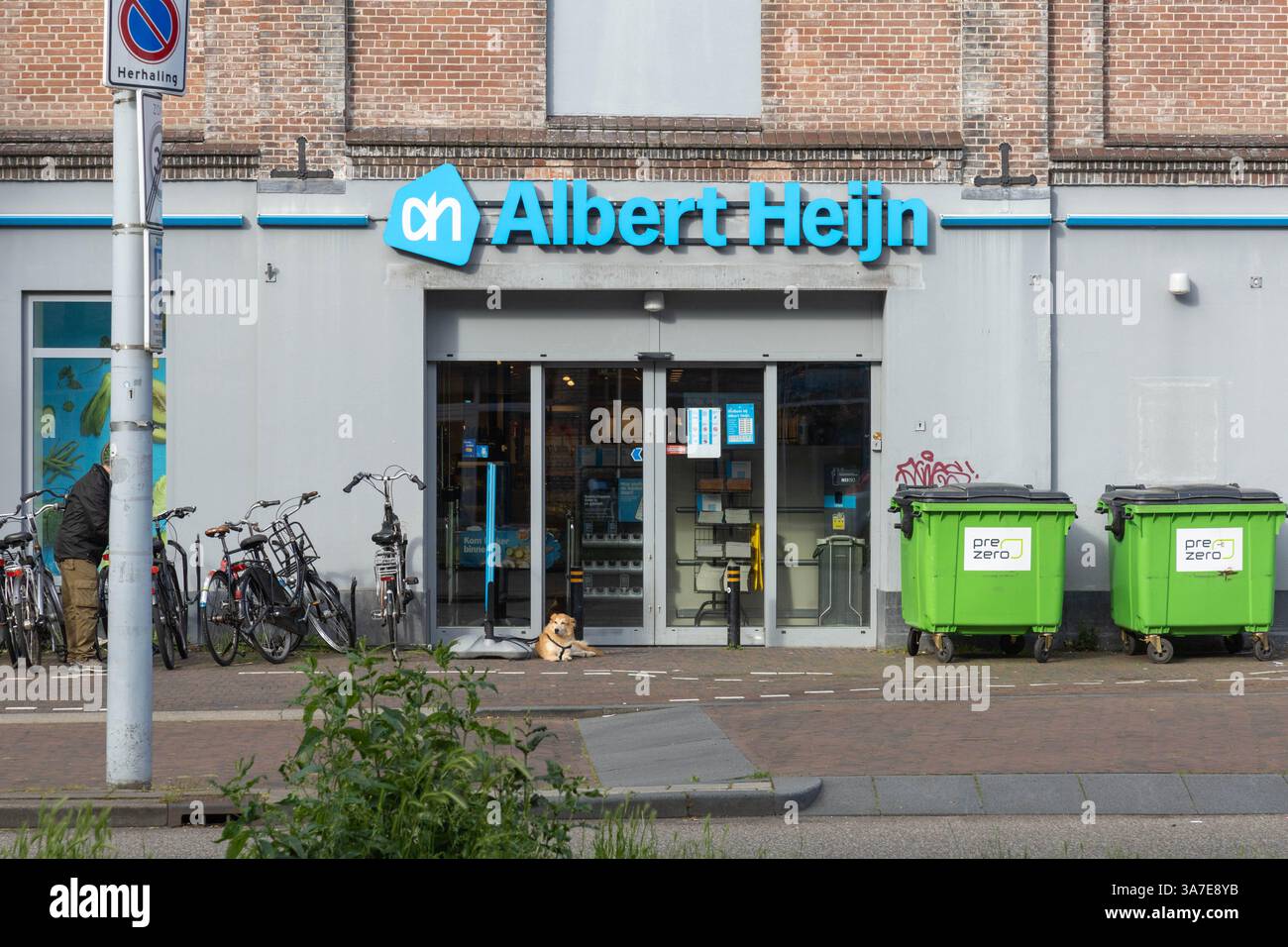 Utrecht, the Netherlands. 29 May 2024. Albert Heijn supermarket ...